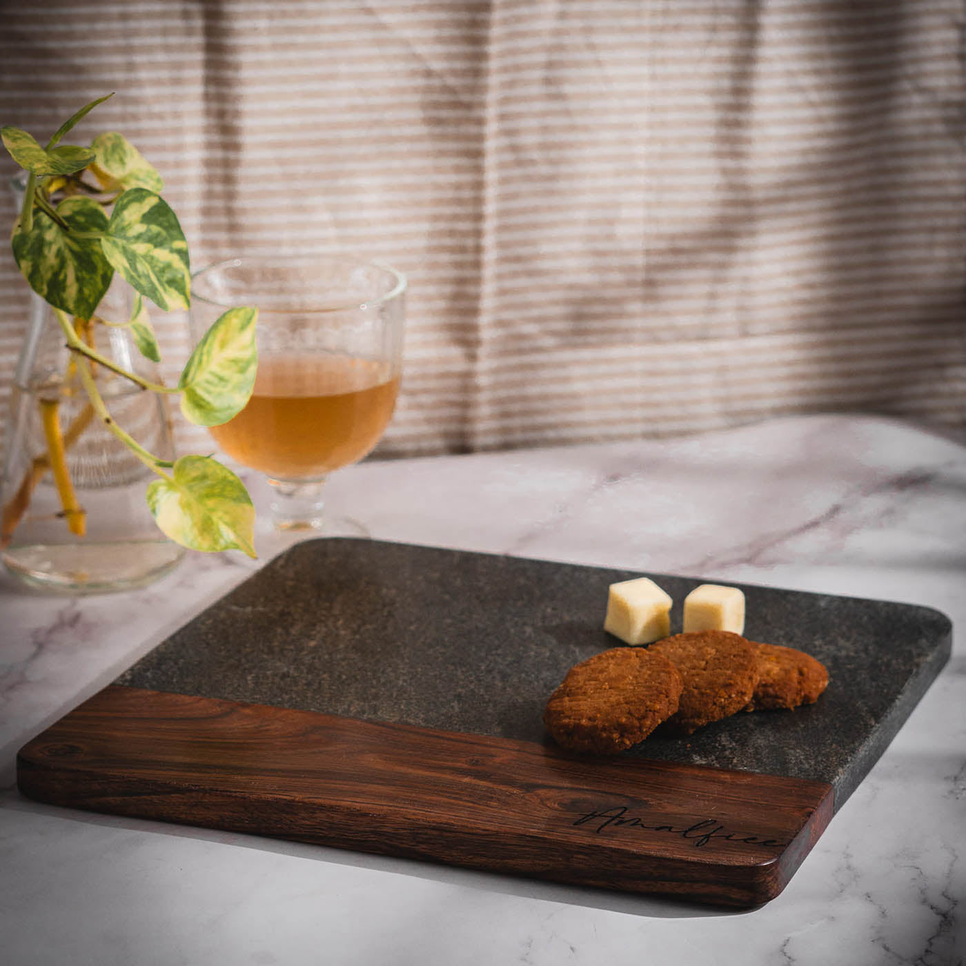 Marbluxe Square Chopping and Serving Board – Amalfiee Ceramics