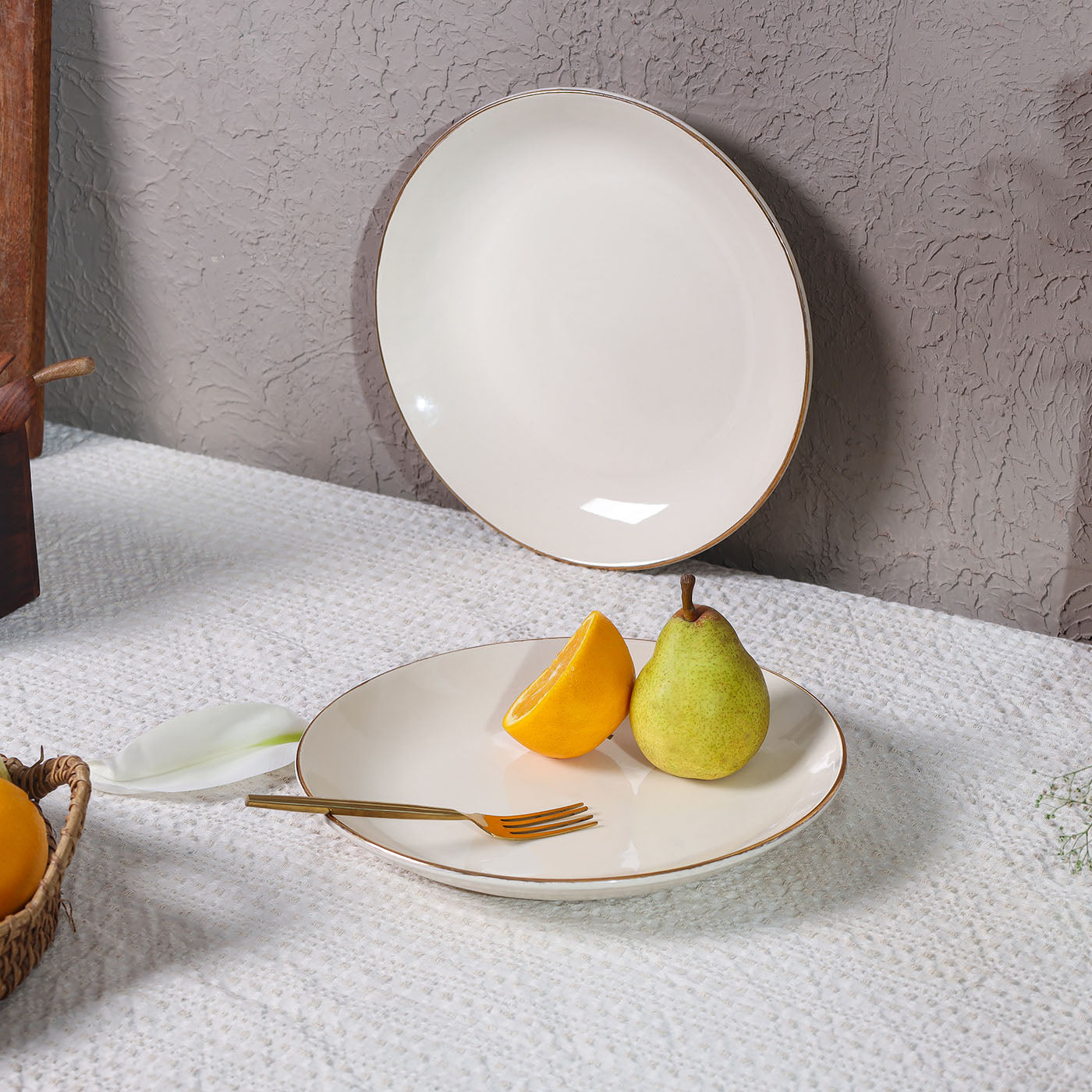 Noor Pure Gold 24K Ceramic Dinner Plates – Amalfiee Ceramics